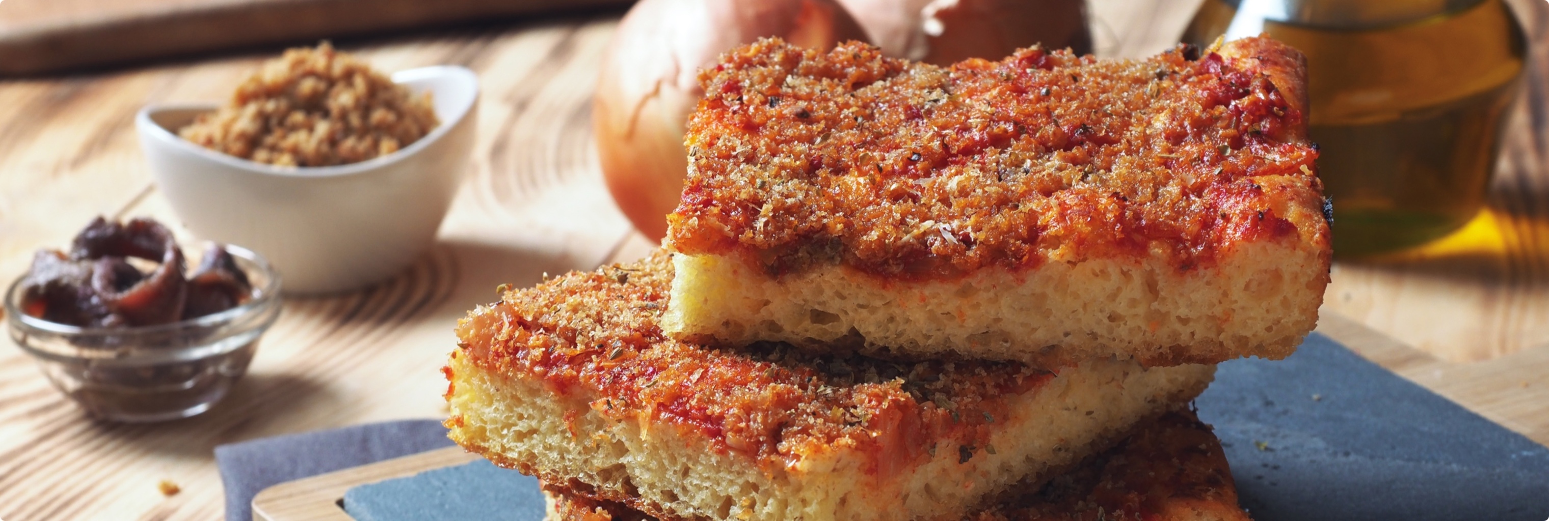 Sfincione palermitano: ricetta e ingredienti pizza sfincione