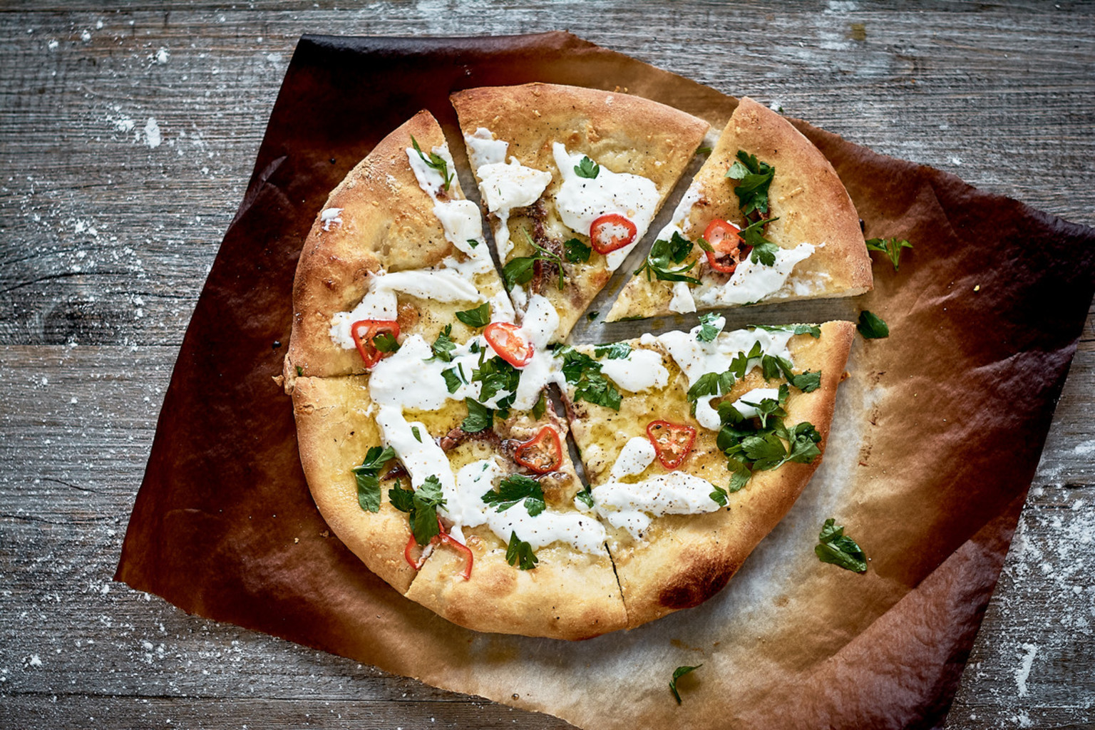 Burrata-Sardellen-Pizza | Kenwood Club