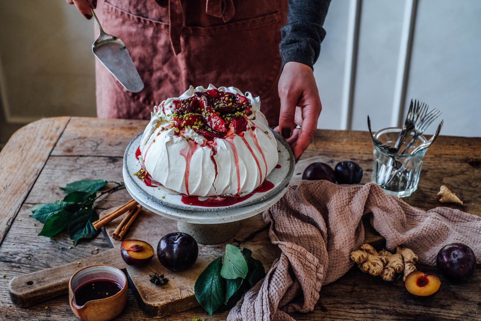 Pavlova mit Pflaumenkompott | Kenwood Club