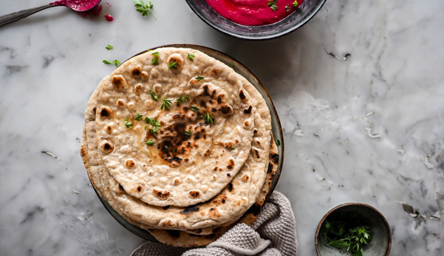 Naan integrale con hummus di rapa rossa e cannellini | Kenwood Club