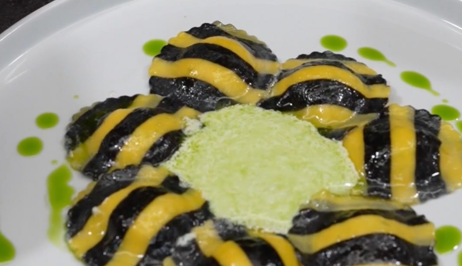 Ravioli bicolore al salmone con beurre blanc | Kenwood Club